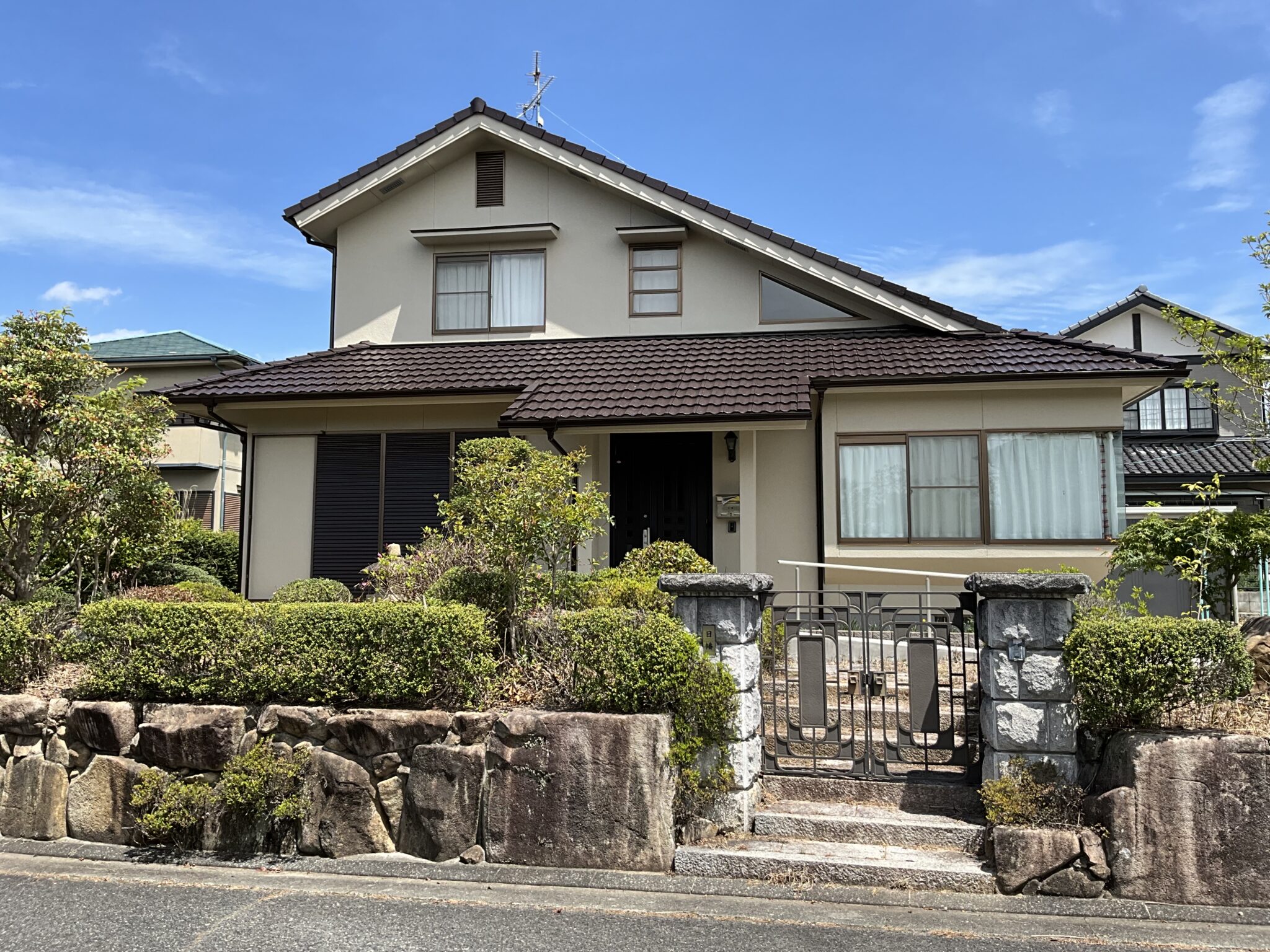 吉備高原北部住区 炉畳と吹き抜けのある中古住宅 3SLDK 土地約118坪｜アイ・スマイル不動産株式会社